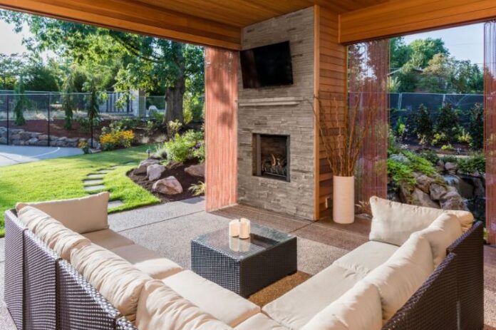 30 Enclosed Patio Ideas to Enhance Your Outdoor Space