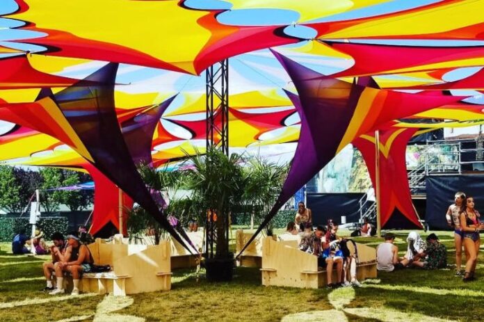 25 Shade Sail Ideas to Transform Your Outdoor Space