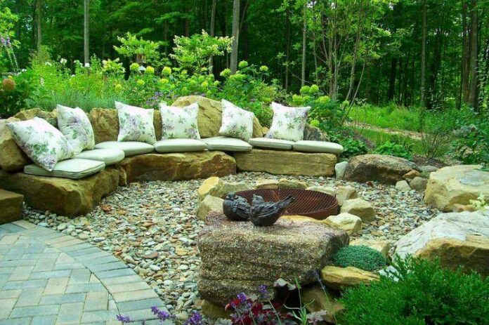 24 River Rock Landscaping Ideas for Stunning Outdoor Aesthetics