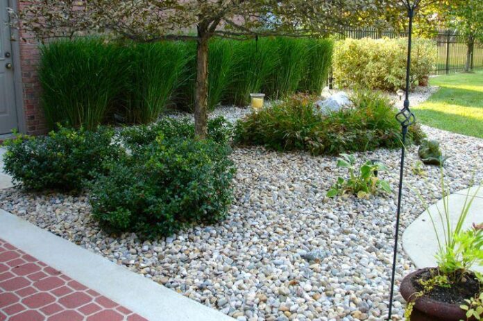 24 River Rock Landscaping Ideas for Stunning Outdoor Aesthetics