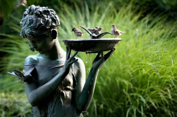 Unique Bird Baths: 30 Designs to Attract Songbirds to Your Yard