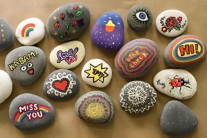 Rock Faces: 25 Inspiring Painted Rock to Unlock Your Creativity