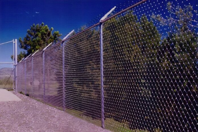 Fence Designs: 32 Inspiring Ideas for Your Home