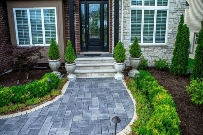 32 Front Walkway Ideas: Revamp Your Home's Entrance
