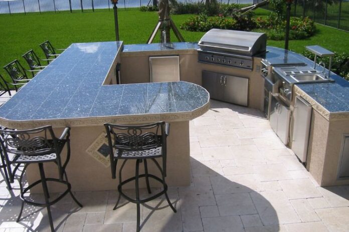 Outdoor Bar Ideas: 35 Ways to Elevate Your Backyard Space