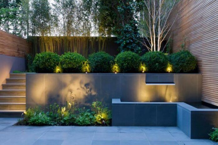 Beautiful Garden Wall Ideas: 30 Transformative Outdoor Designs