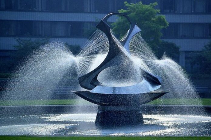 Modern Landscape Design: 25 Bold Visions for Outdoor Spaces